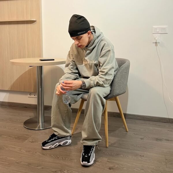 Qui est Anyme ? Portrait du streameur francophone N°1 sur Twitch en ...